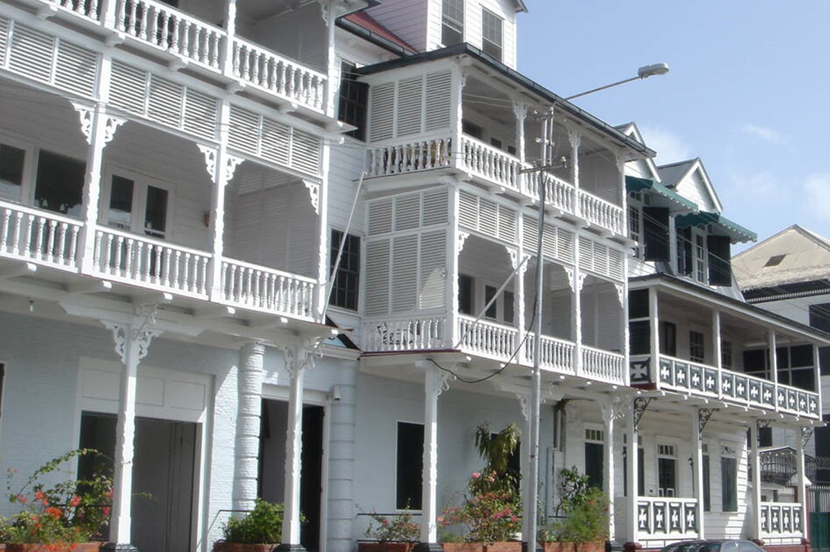 Discovering the Hidden Gems of Paramaribo's Architectural Landscape